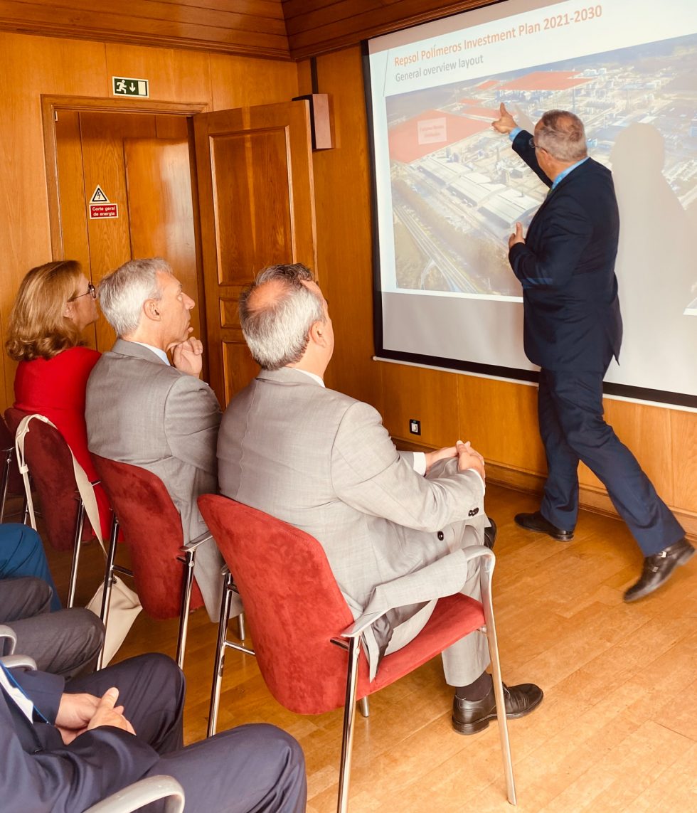 Repsol aposta em Sines para instalar indústria descarbonizada e ...