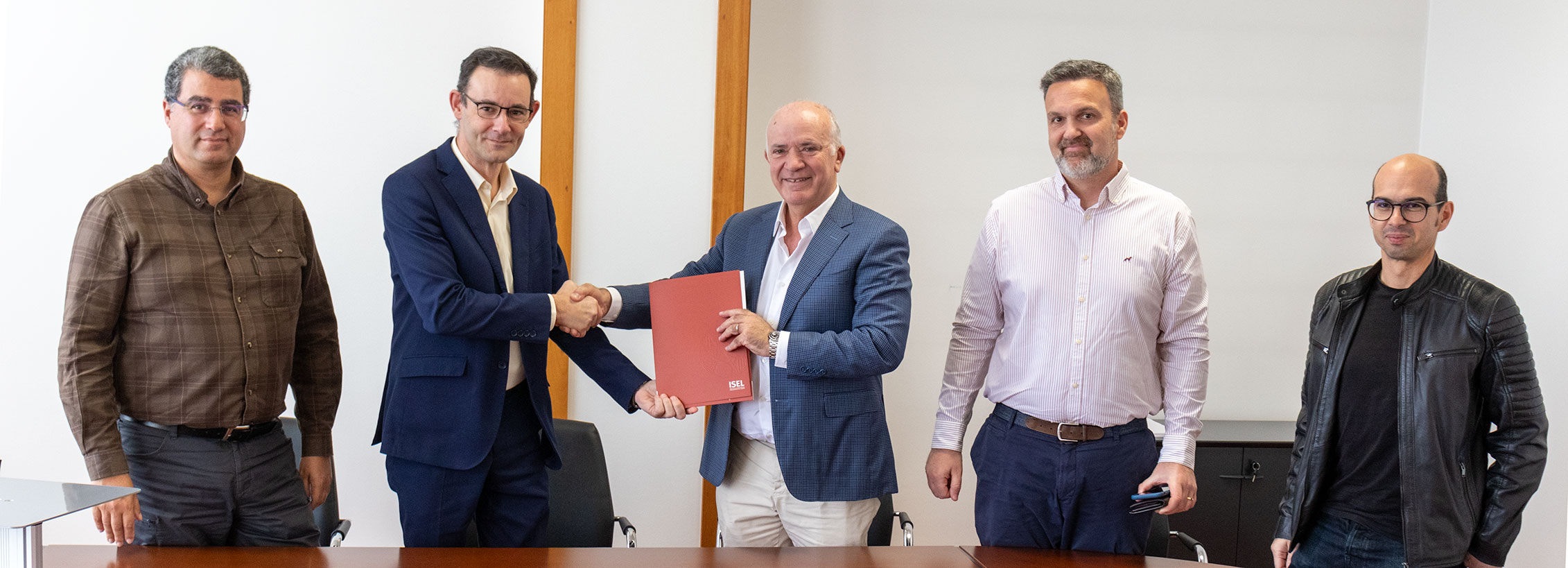 ISEL e CTT iniciam projeto de tracking de contentores - Supply Chain ...