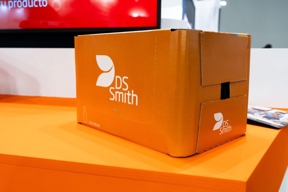Em colaboração com os clientes DS Smith substitui mil milhões de peças ...